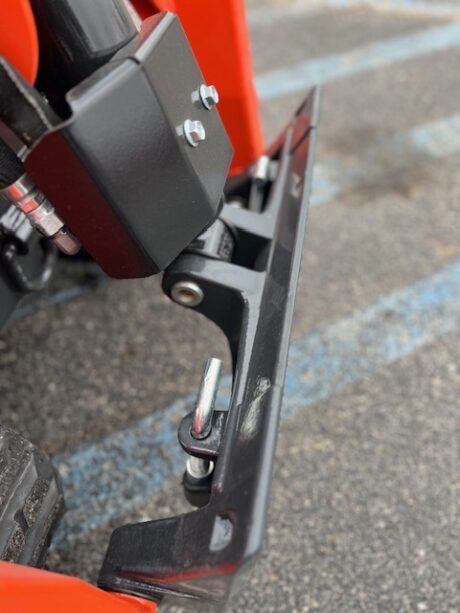 2024 Kubota SCL1000 – More Farm Stores